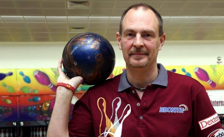 Average Bowling Score for All Ages People | Bowling Knowledge