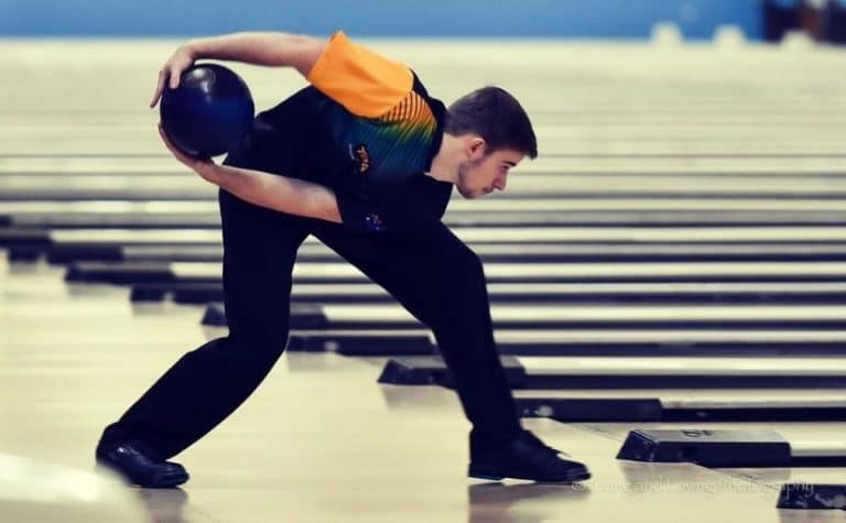 Two-Handed Bowling Tutorial Guide | Bowling Knowledge