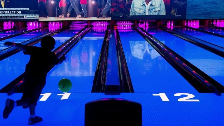 How Much Is Bowling At Main Event [Cost Detail] | Bowling Knowledge