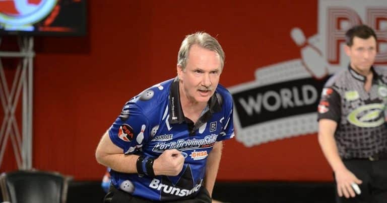 How Much Do Professional Bowlers Make? [Avg Salary]